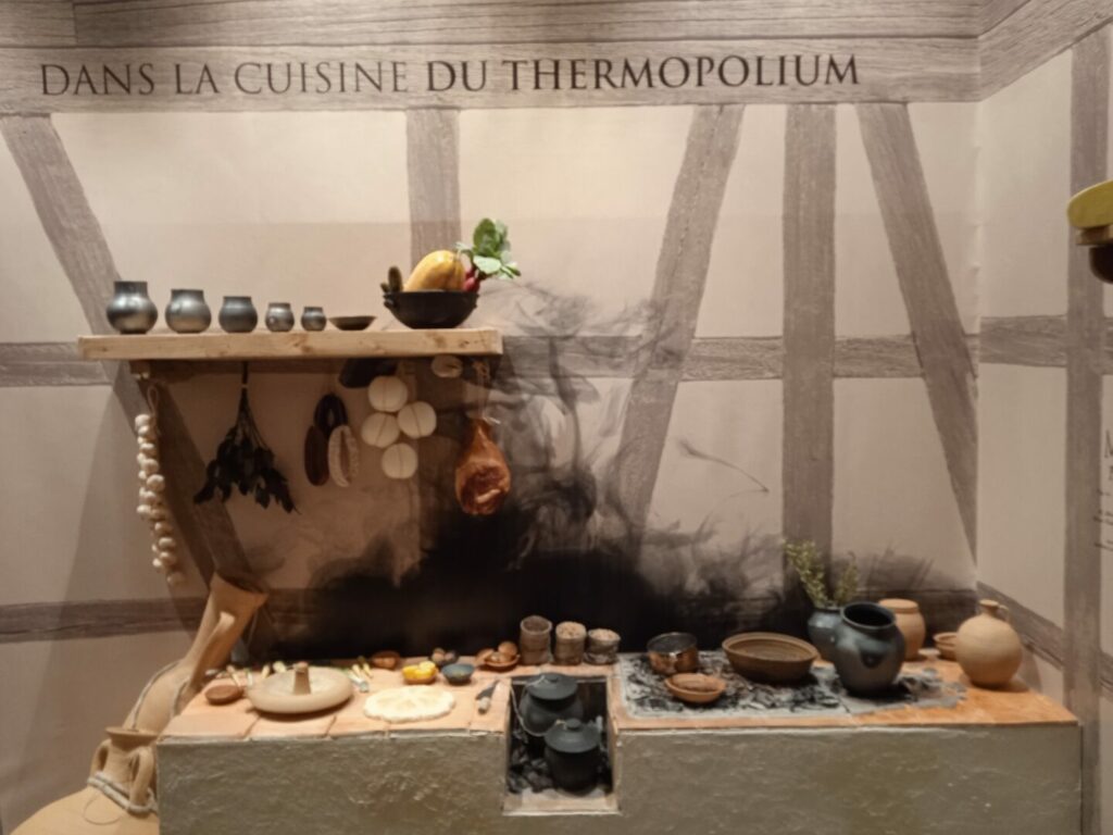 Exposition "Ils sont Food ces Romains" au Musée archéologique de l'Oise ...